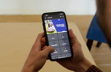 Aplicația de mobil Student@UNITBV, cea mai descărcată aplicație a unei ...